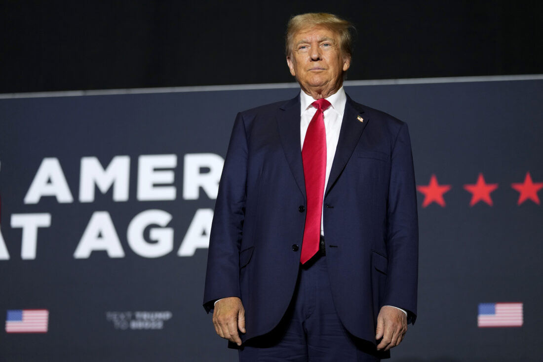 Trump campaigns before thousands in friendly blue-collar, eastern Iowa ...